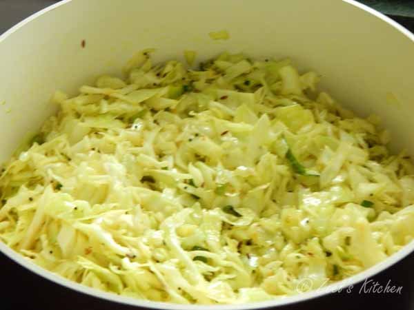 Cabbage Tomato Sabji Recipe | Zeel's Kitchen
